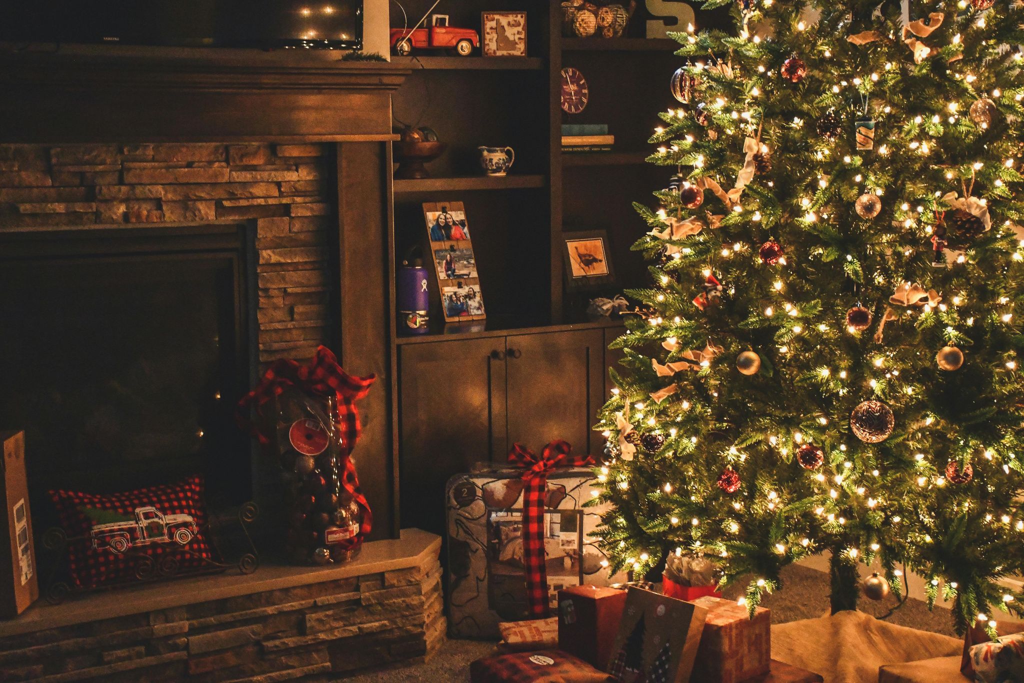 Christmas Chimney Traditions and Safety: A Seasonal Guide - Ablewight